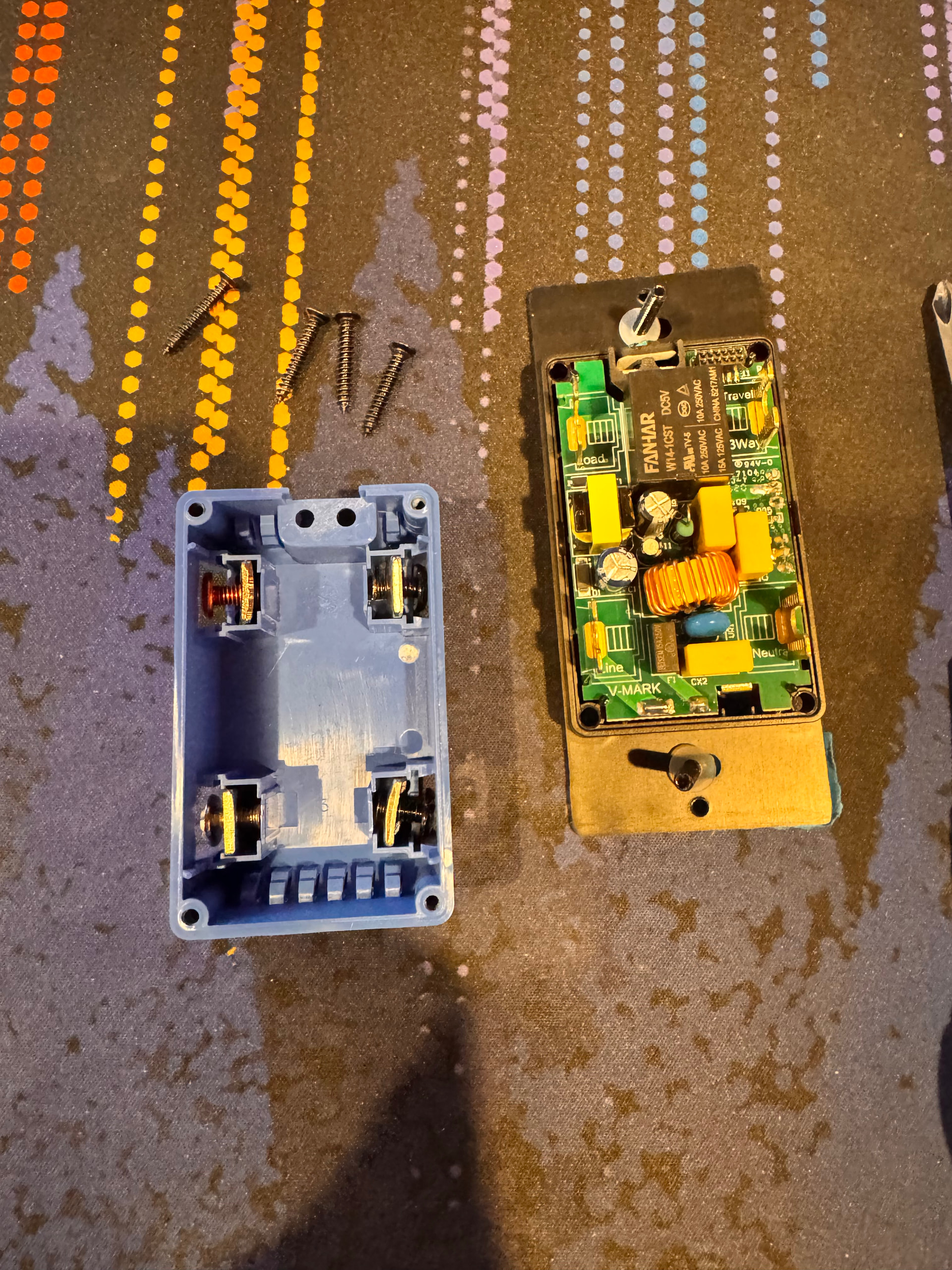 How to open the back of vzw32sn - Product Support - Inovelli Community